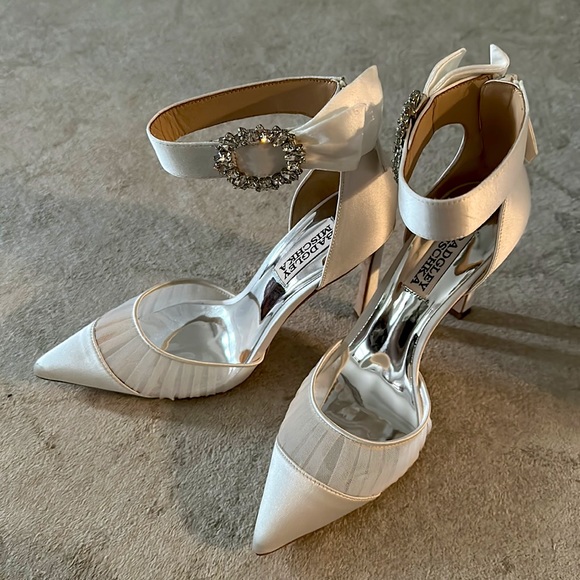 Badgley Mischka | Shoes | White Satin Bridal Heels | Poshmark